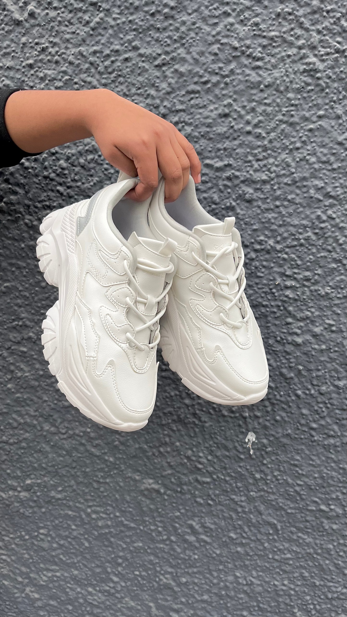 Hanna white – Tropical